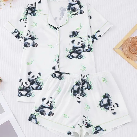 Intimates & Sleepwear | Panda Print Pajamas Size Xl White And Green ...